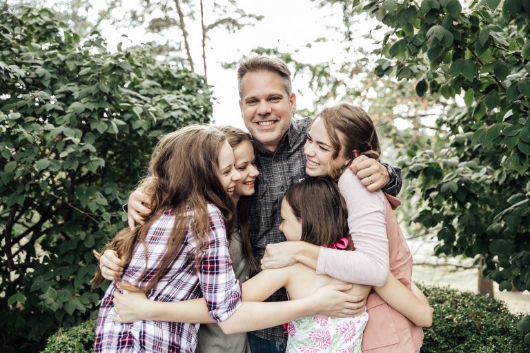 Why it's a Father's Duty to Protect his Daughters - Family Teams